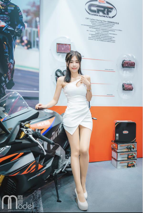 Elaine Model網 - 一個連盲腸都有自介影片的Model網站