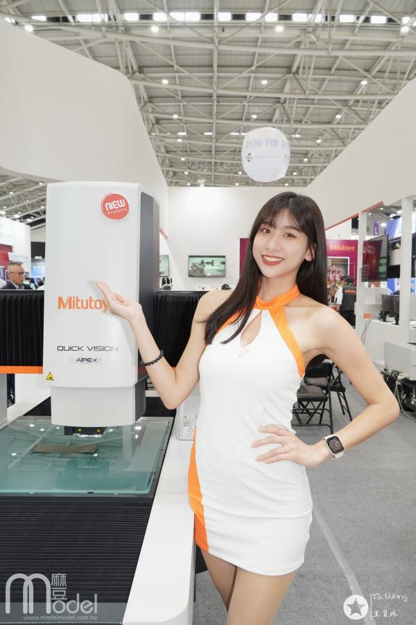 Dora* Model網 - 一個連盲腸都有自介影片的Model網站