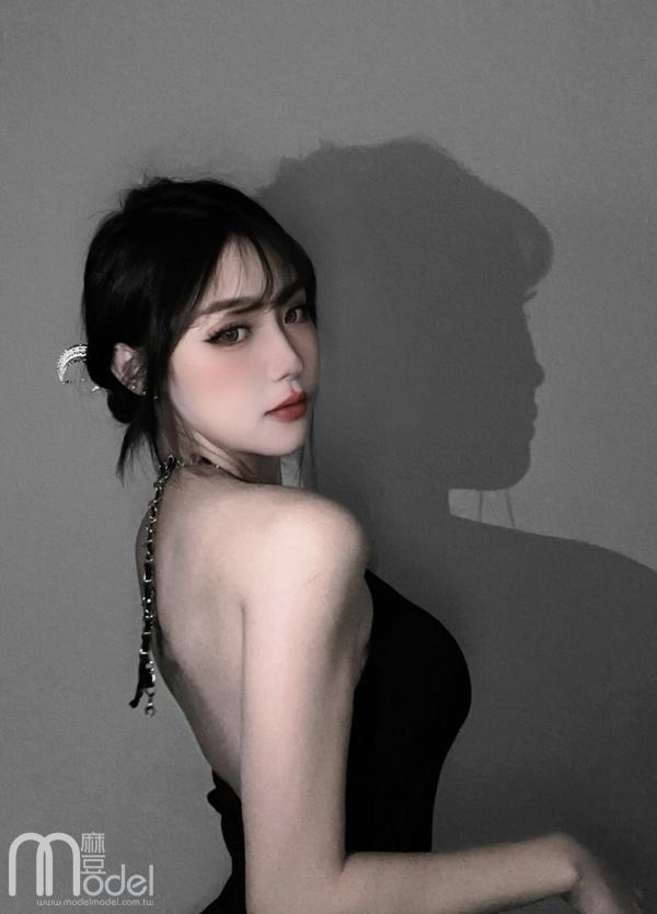 CC Model網 - 一個連盲腸都有自介影片的Model網站